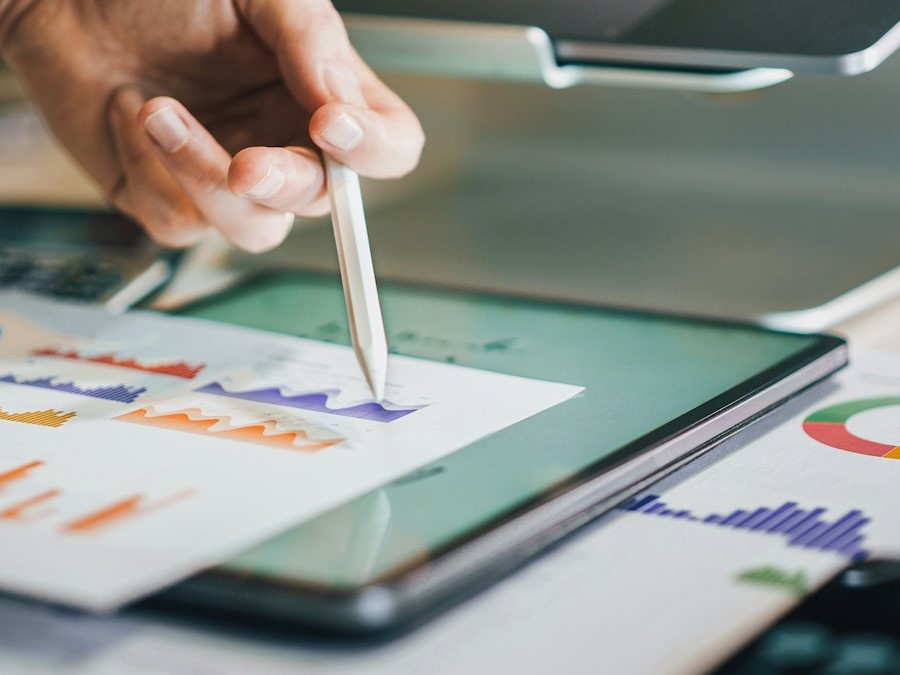 Minimal Free HTML Template by Untree.co